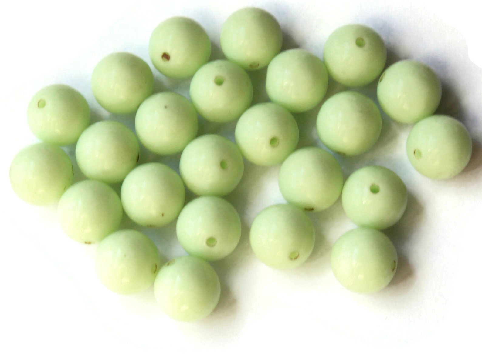 20 12mm Beads Large Round Light Green Beads Vintage Lucite Beads ...