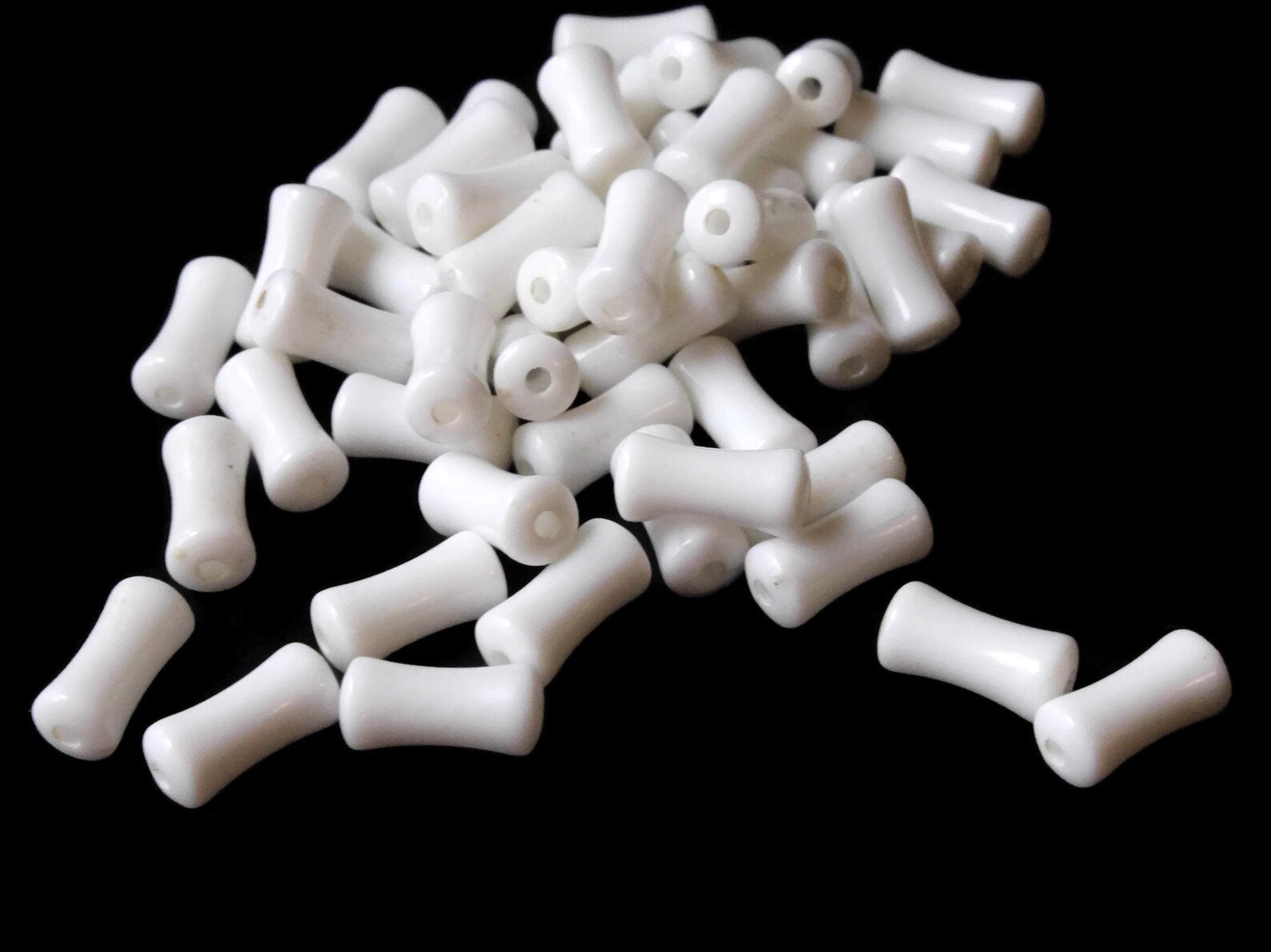 50 11mm X 5mm White Tapered Tube Beads Vintage Plastic Beads - Etsy