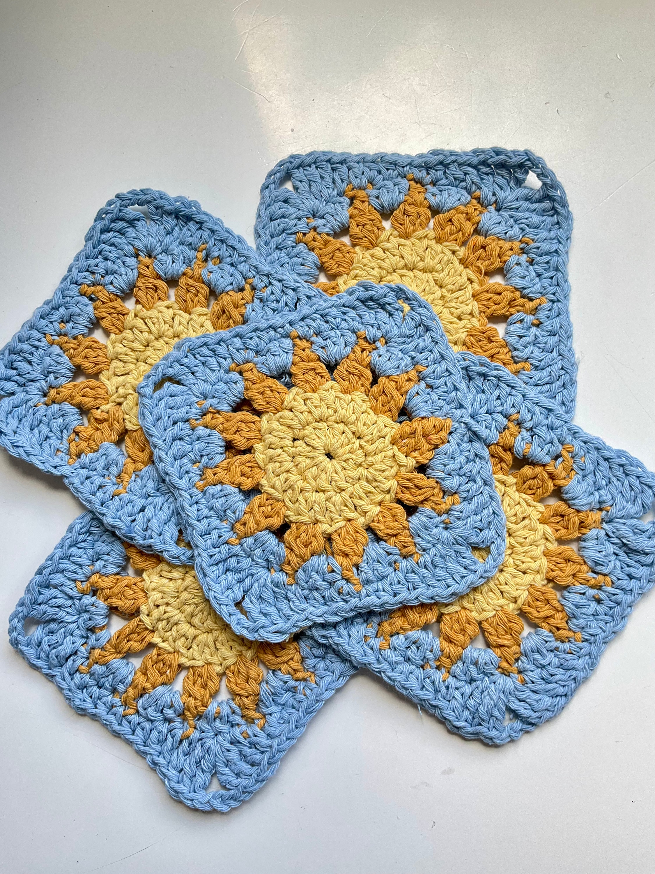 Sun Granny Square Crochet Pattern - Original & Trendy Sunshine Tutorial ...