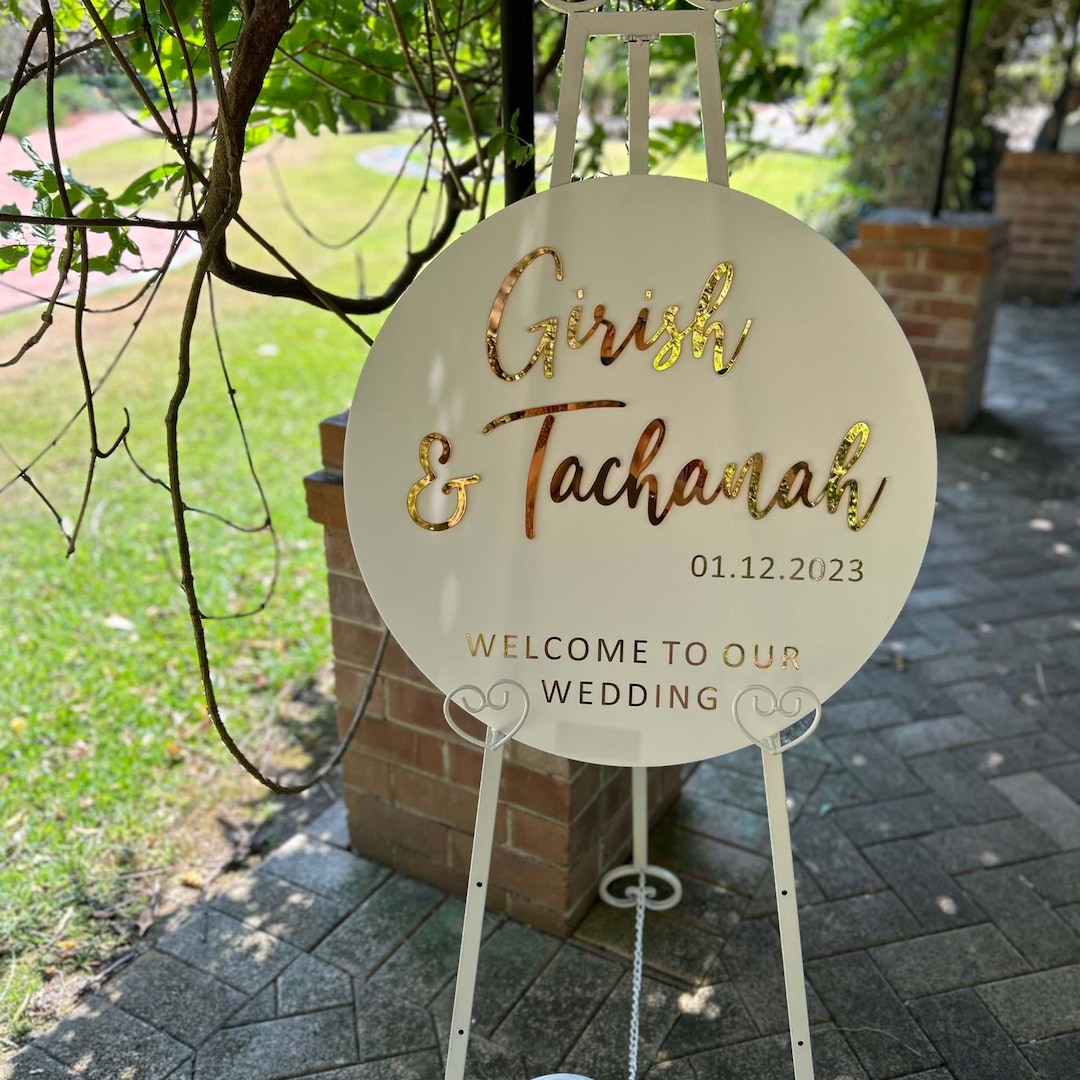 Beige Acrylic Round Wedding Welcome Sign, Custom Wedding Signage ...