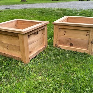 Farmhouse Style Cedar Planter - Etsy