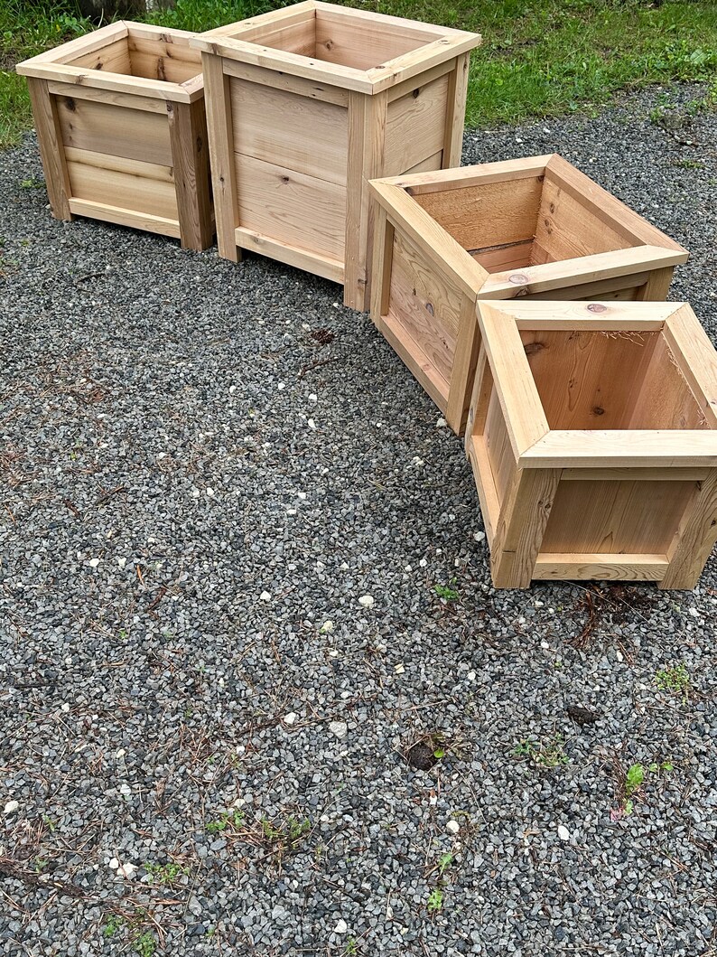 Shaker Style Cedar Planter Box - Etsy Canada