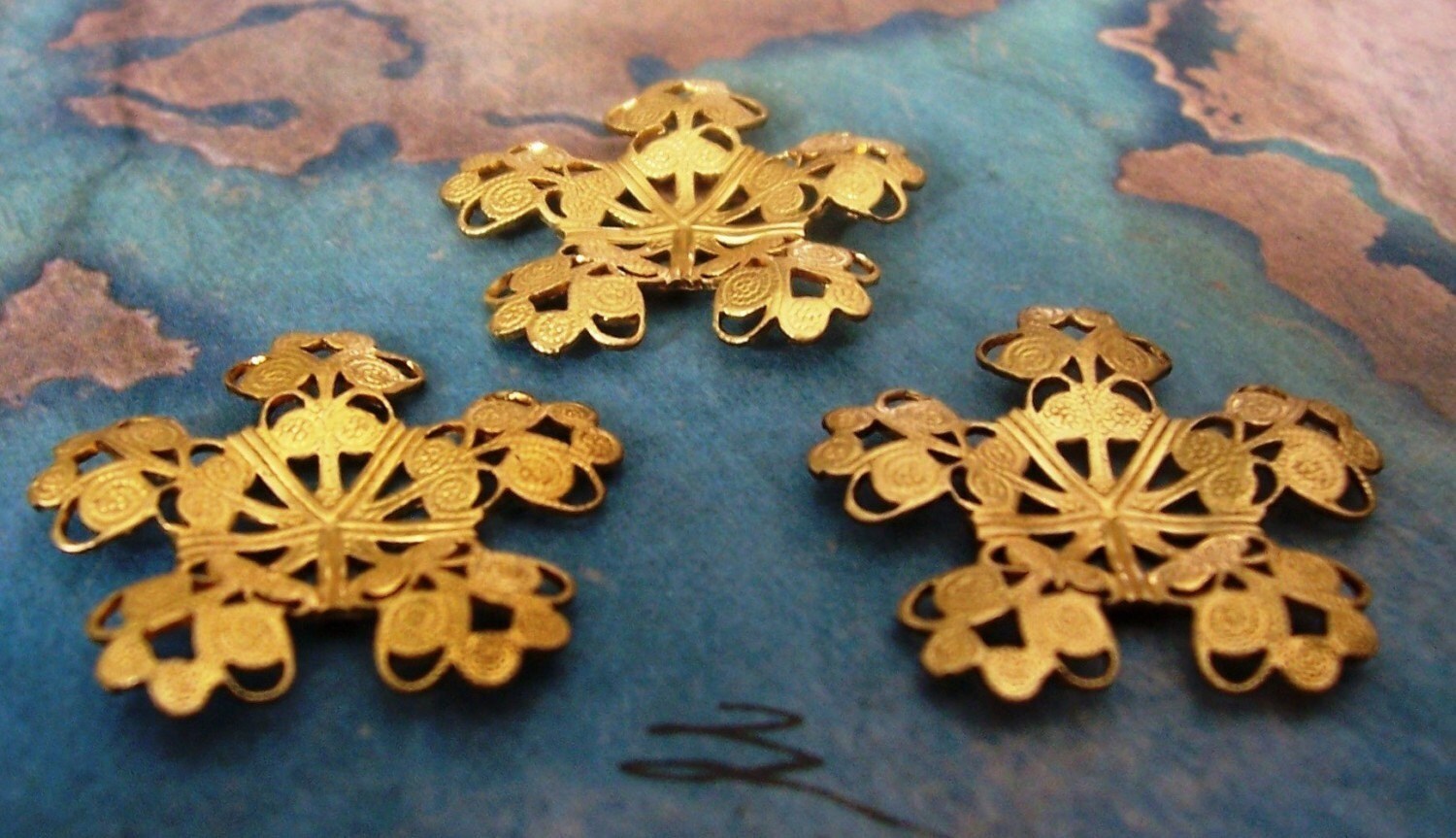 2 PC Raw Brass Rococo Filigree Floral Jewelry Finding ZNE | Etsy