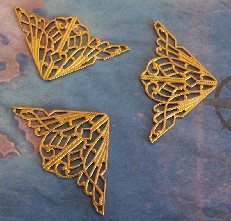 2 PC Raw Brass Lacy Filigree Corner / Wing Finding E0105 | Etsy