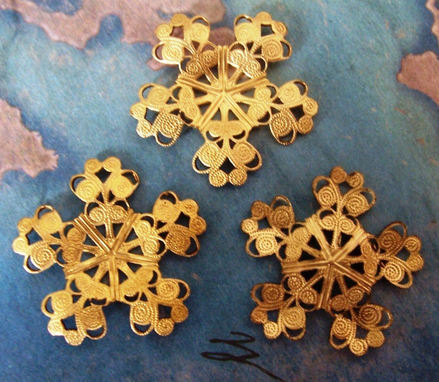 2 PC Raw Brass Rococo Filigree Floral Jewelry Finding ZNE | Etsy