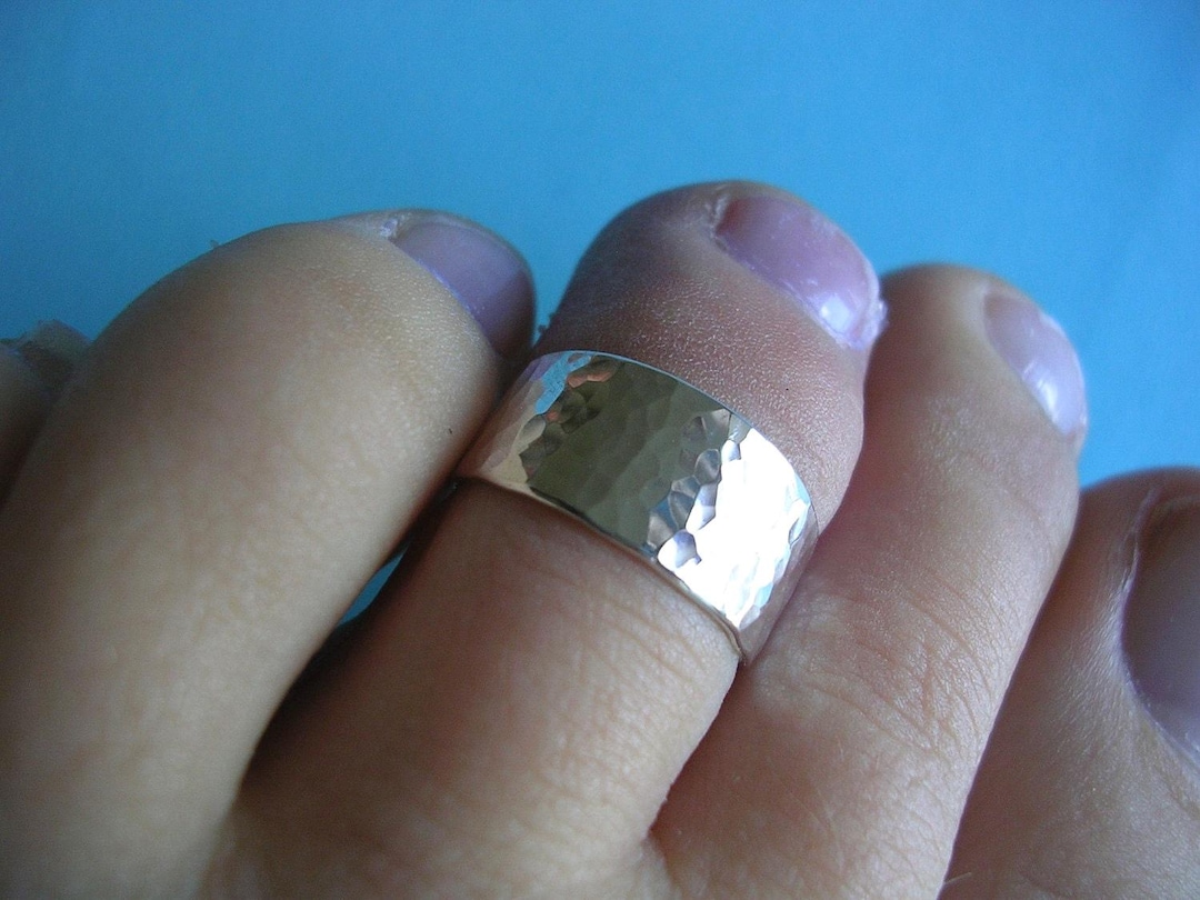 Hammered Sterling Silver Toe Ring – Wide Band Shimmer Ring - Etsy UK