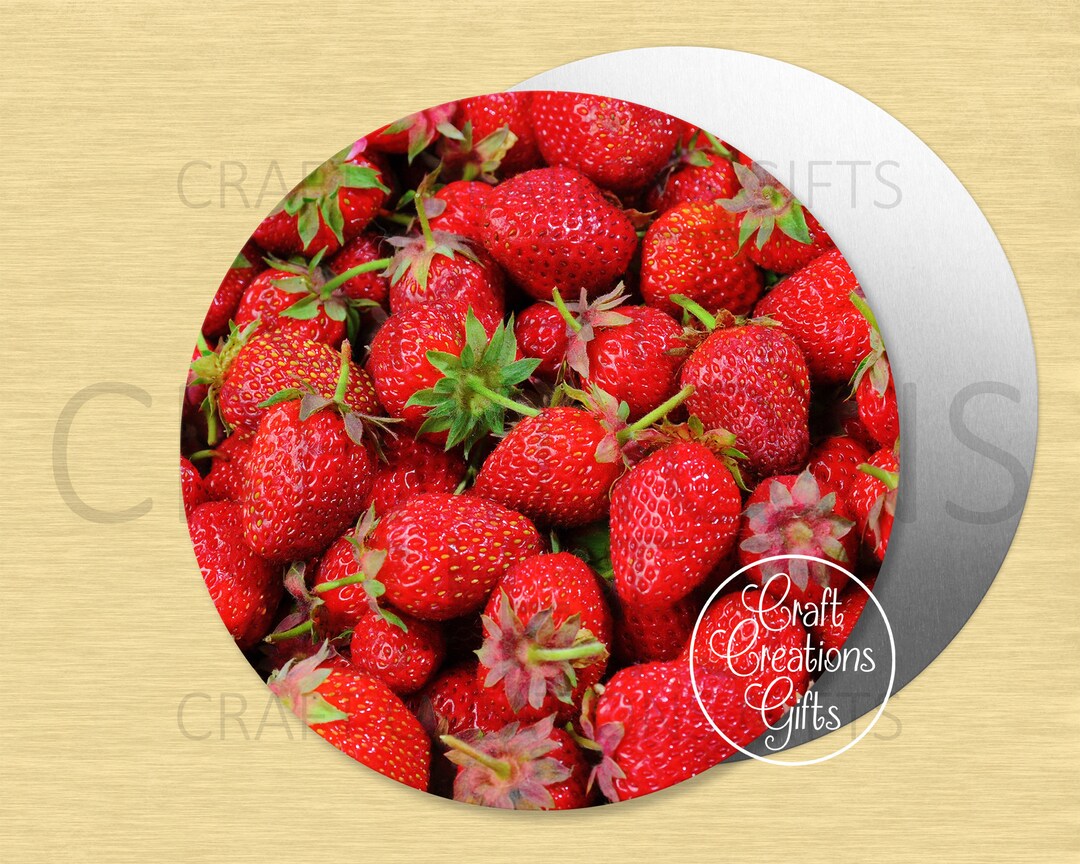 ROUND CRAFT SIGN Strawberry Strawberries Crafts Projects Tiered Trays ...