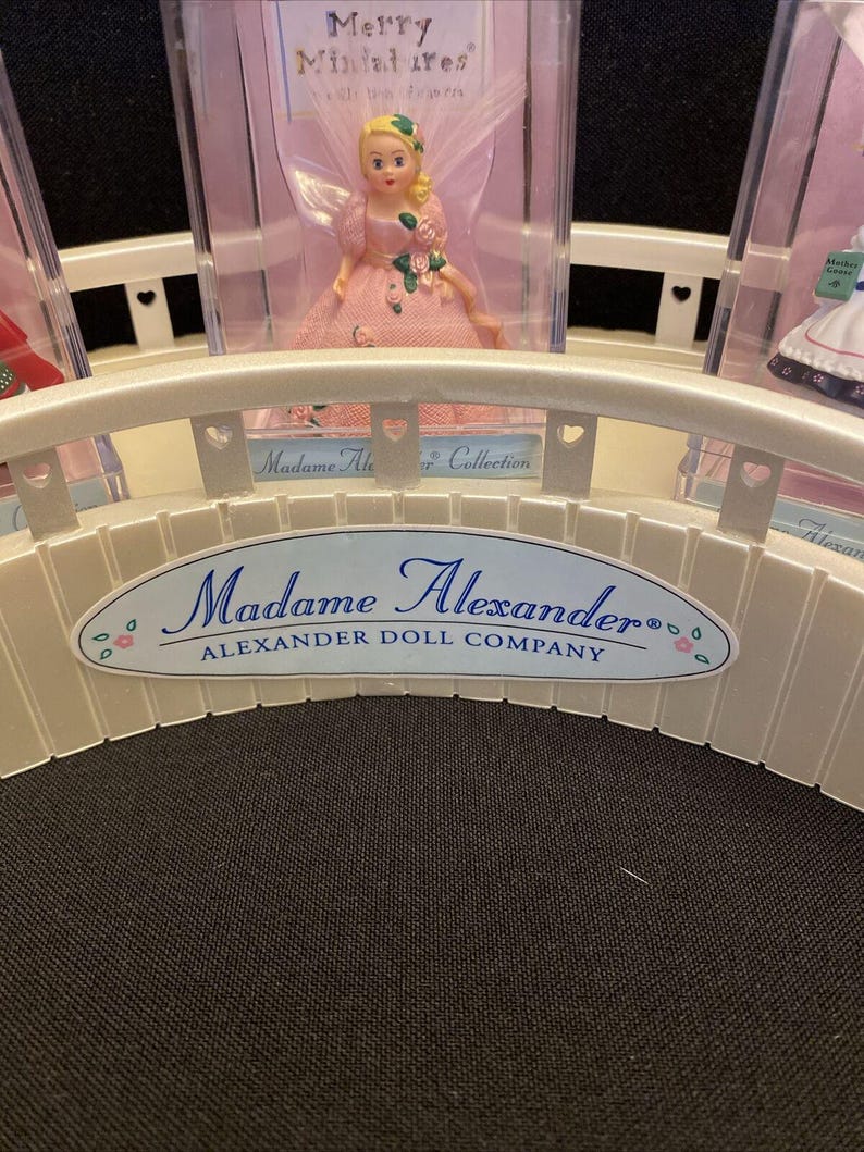 Madame Alexander “merry Miniatures” Display Base & 7 Keepsake ...