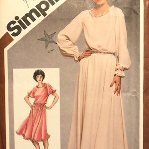 Misses' Dress in Two Lengths Sewing Pattern... Simplicity 9824 Misses ...