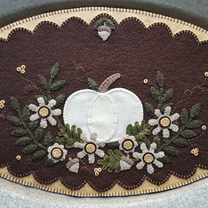 PICKING PUMPKINS Candle Mat Kit, Penny Rug Kit Diy Wool Felt Applique ...