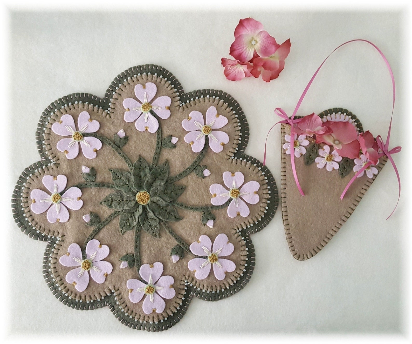 6.75 Wire Open Apple Hanger for Wool Applique Wool Felt | Etsy