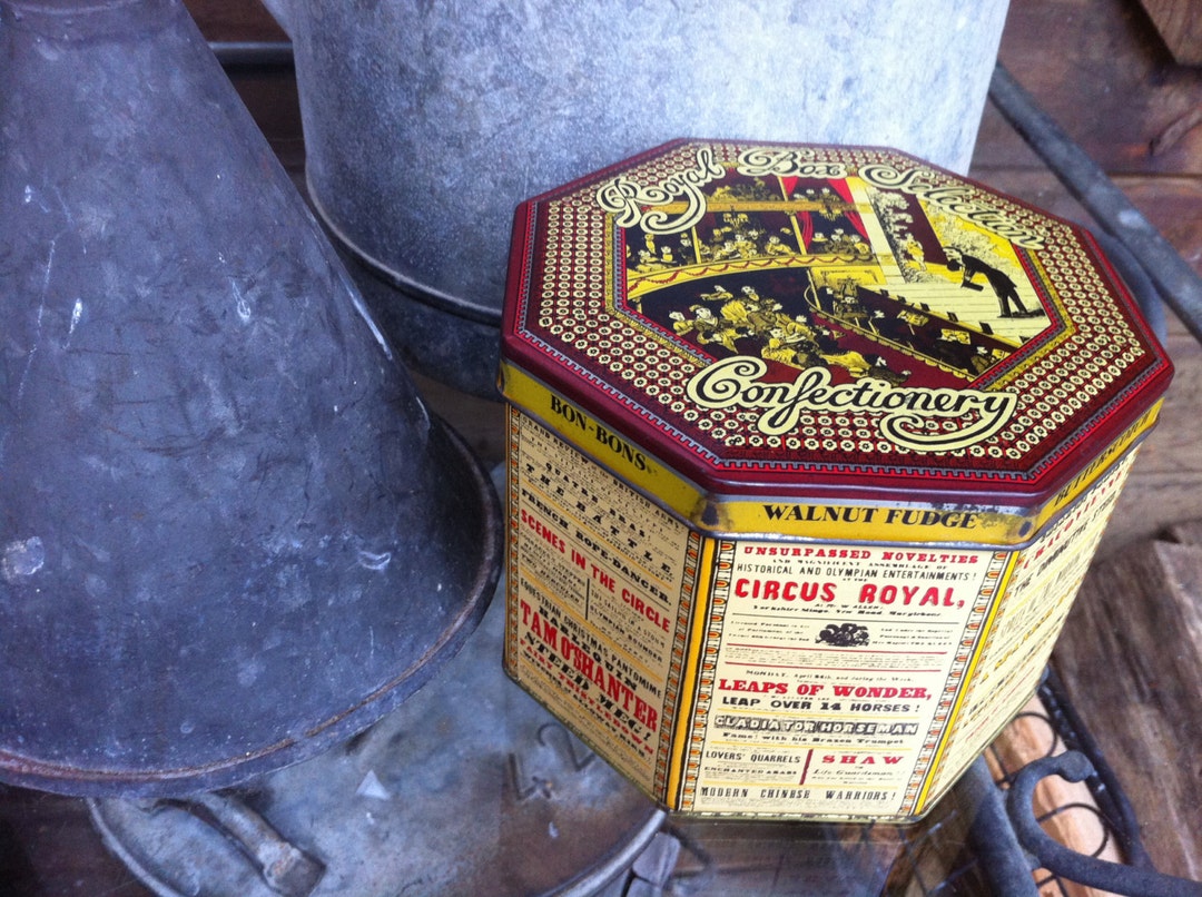 Vintage 1980s Reproduction Tin Royal Box Selection Confectionery Made ...