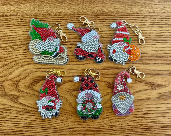 Christmas Gnome Keychain - Etsy