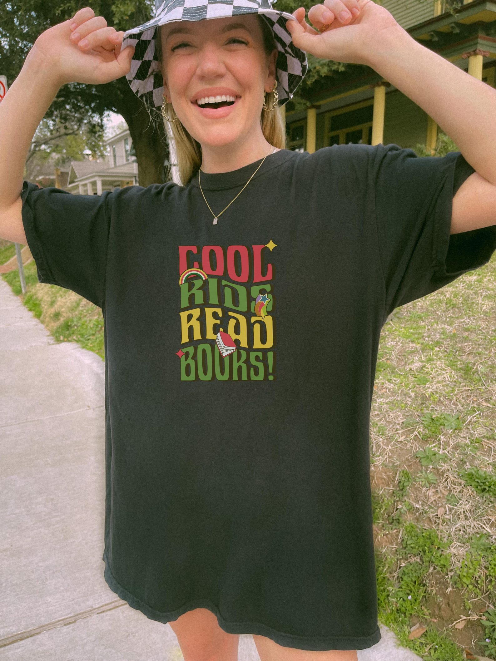 Cool Kids Read Books, 90s Y2k Reading Teacher Shirt for First Grade ...