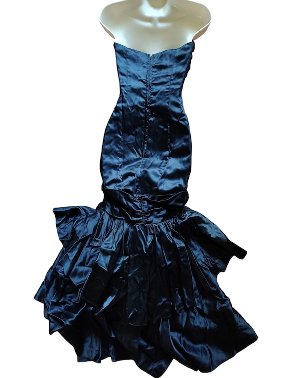 Vintage Zumzum form fitting black satin gown - Gem