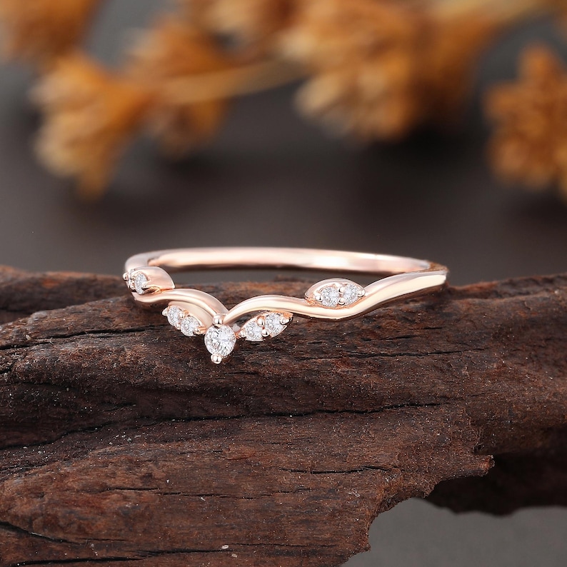 Lab-grown Diamond Curved Wedding Band, Chevron Stackable Ring, Rose ...