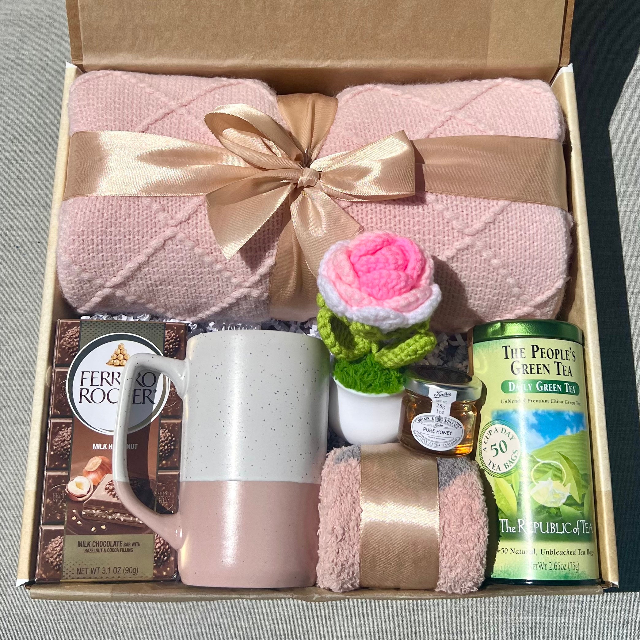 Sunflower Gift Box With Blanket | Tea Lover Birthday Gift Box | Gift ...