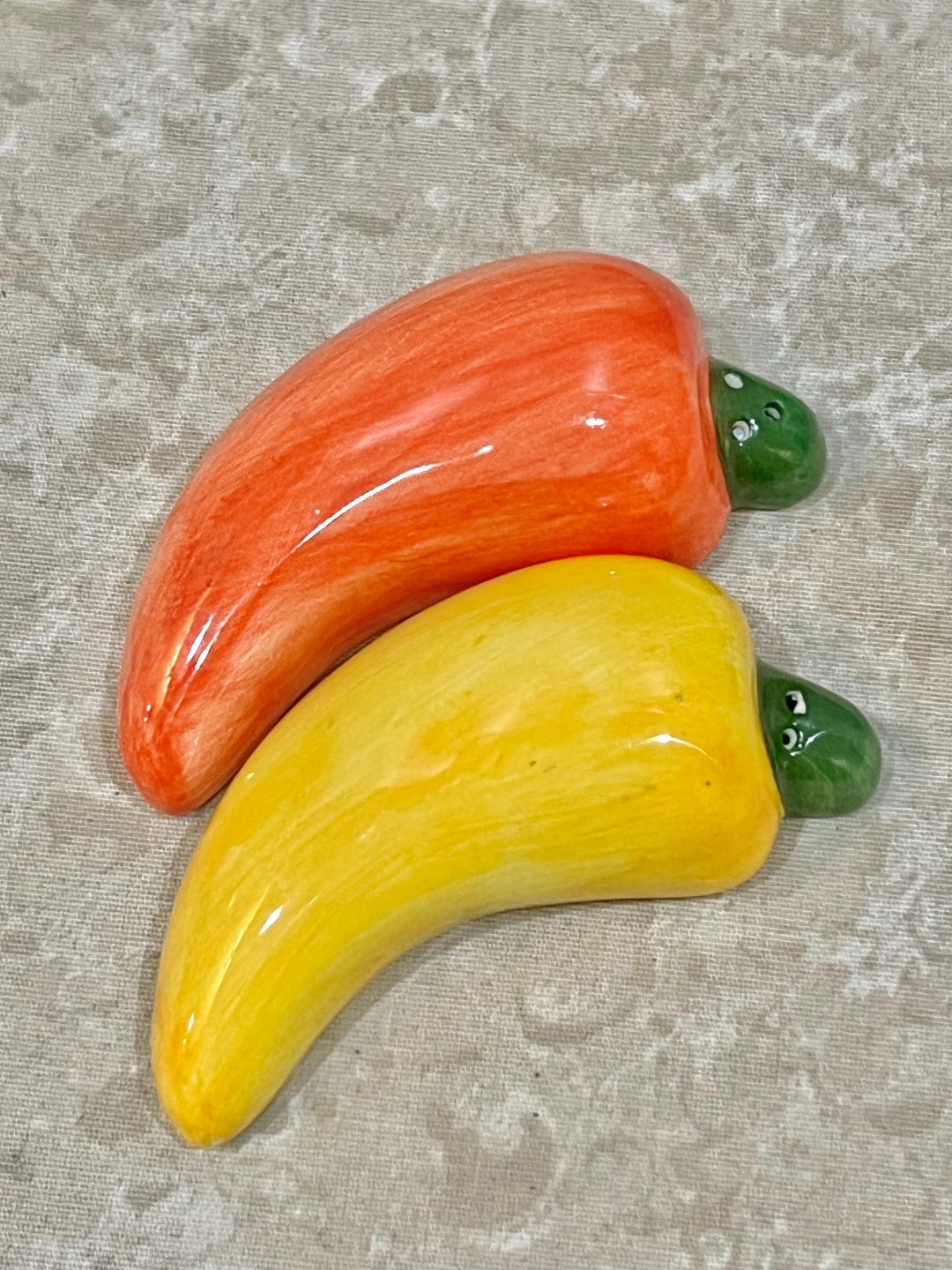 Vintage Chili Peppers Salt and Pepper Shakers. Ceramic. Southwest ...