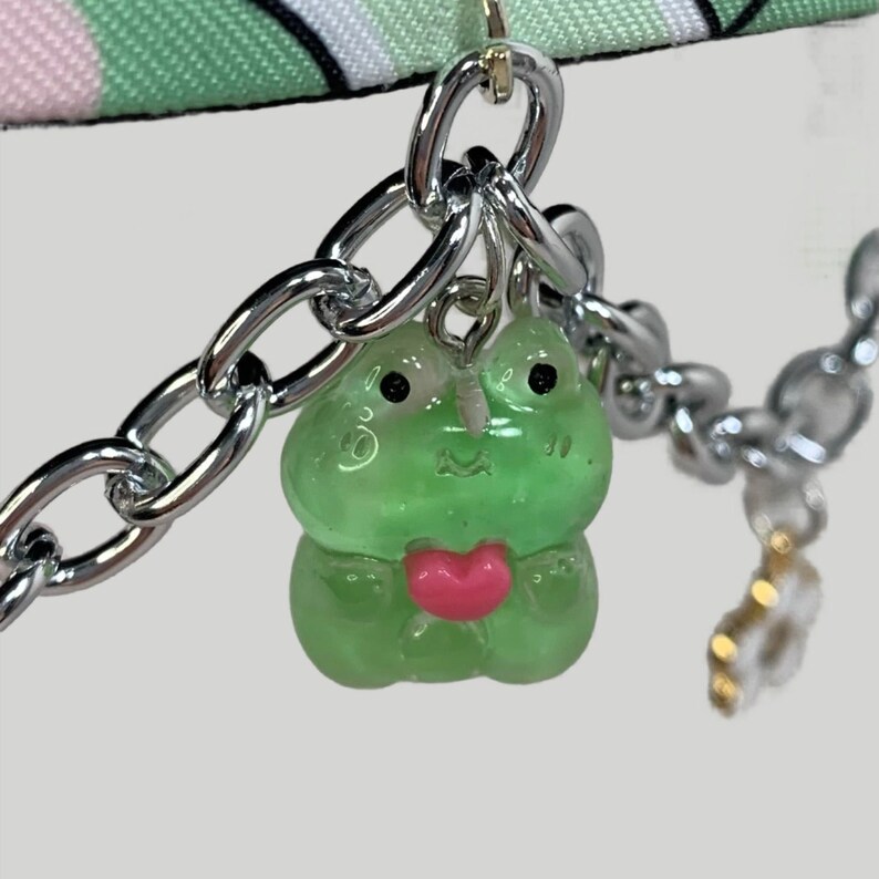 I Leaping Love Frogs! Kawaii Frog Charms and Chain Bucket Hat - Etsy
