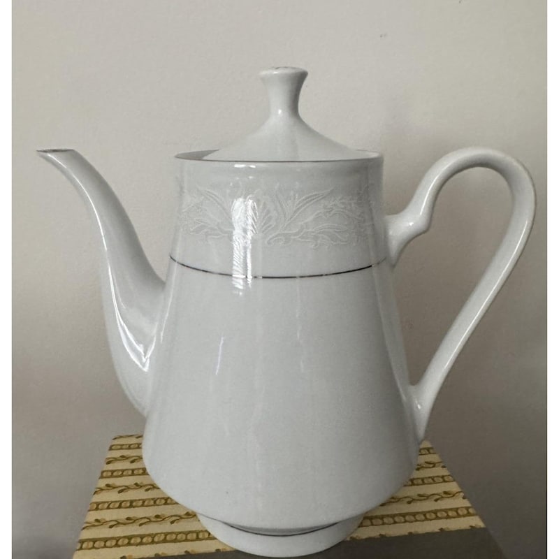 Ming Teapot - Etsy New Zealand