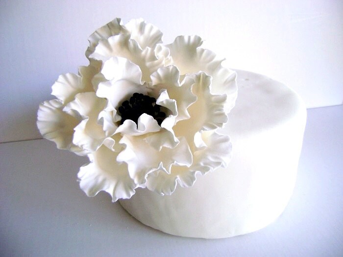 White Poppy Cake Topper Flower Cake Topper Clay Wedding Cake | Etsy