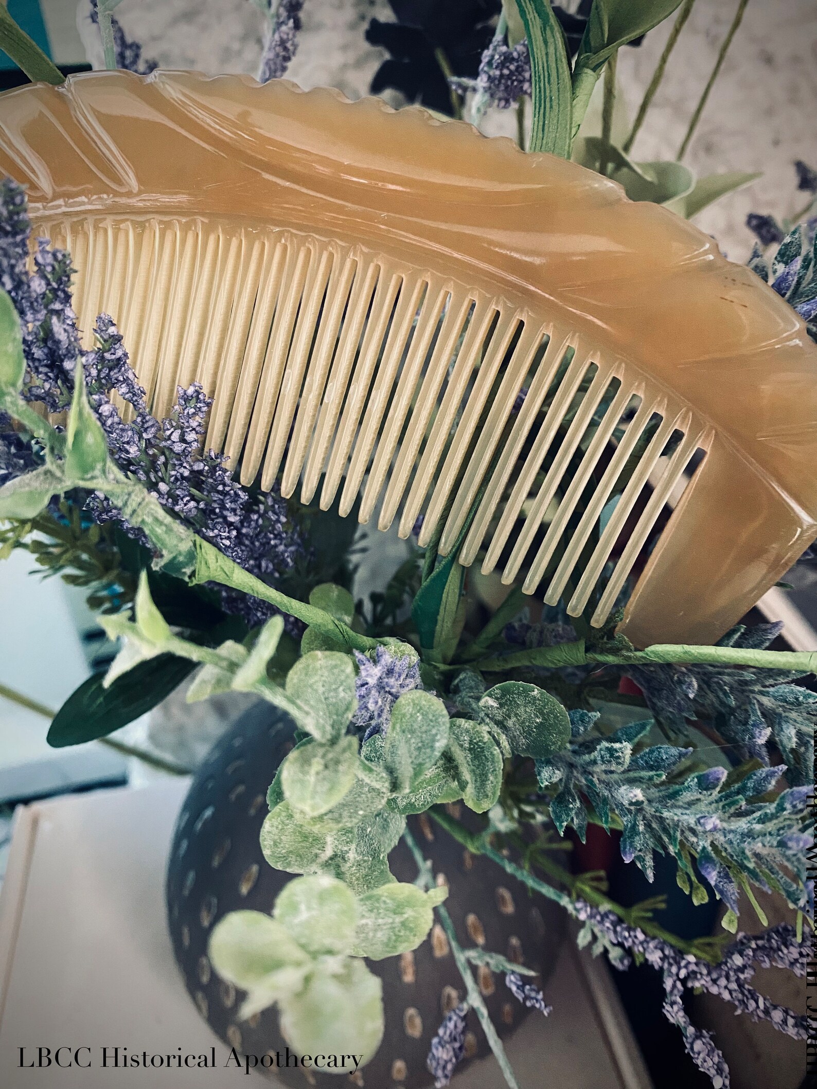 Art Deco Horn Comb Narrow-toothed Comb Vintage Vanity 1920's 1930's Vintage Hair Accessory ...