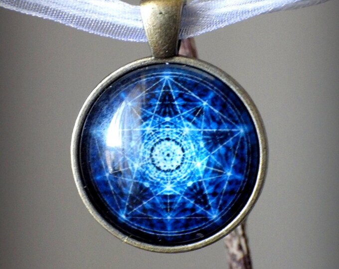 Brilliant Blue Hue Five Pointed Star Pentacle Glass Dome 1 Circle ...