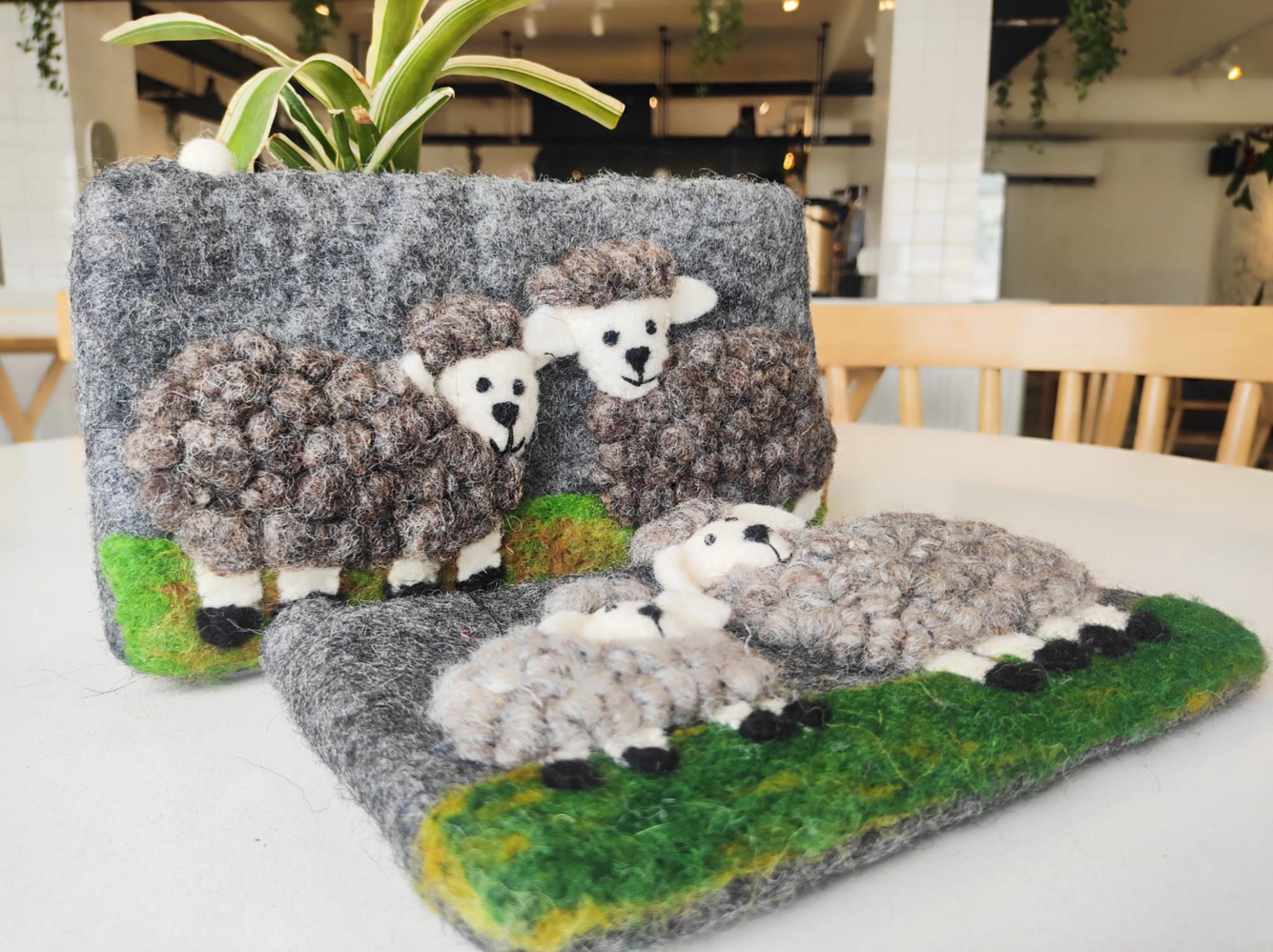 Merino Wool Felt Sheep Purse - Small Embroidered Coin Pouch – Eco ...