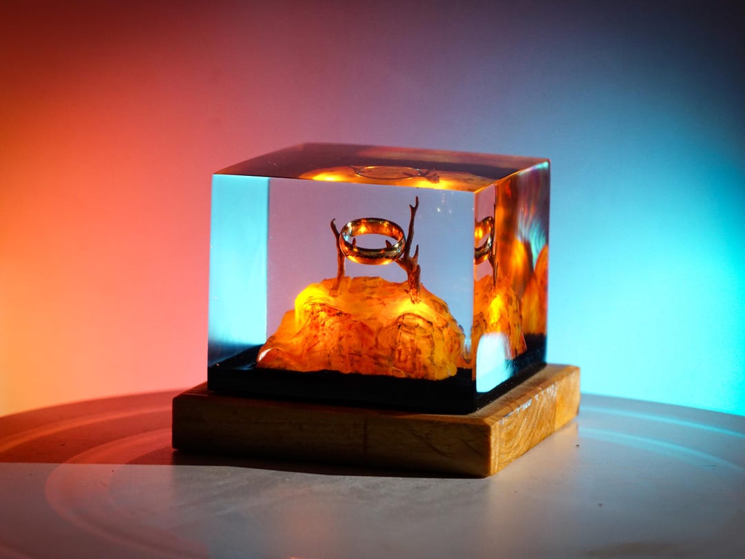 PREMIUM the One Ring Diorama Resin Lamp – Handmade L.O.T.R Epoxy ...