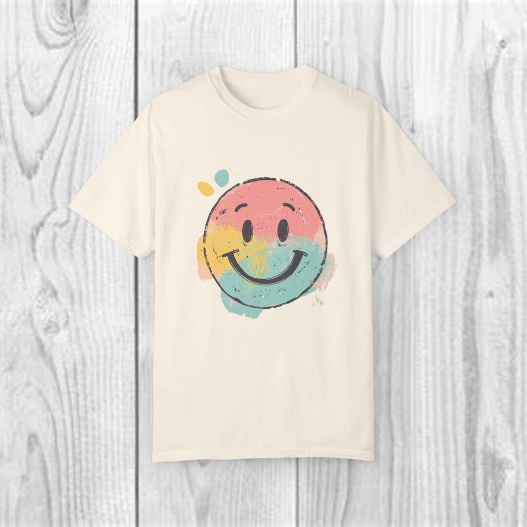 Smiley Face T-shirt, Womens T-shirt, Graphic Tee - Etsy