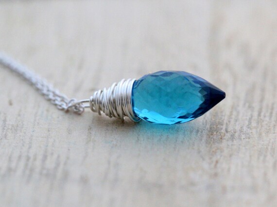 Items similar to Quartz Point Silver Necklace, Sterling Silver Gemstone ...