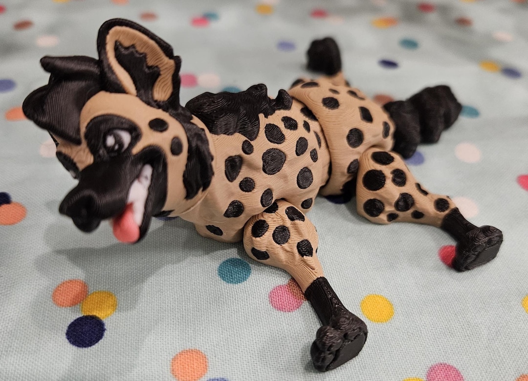 3D Printed Articulated Hyena Fidget Toy: Keychain, Magnet & Desk Pet - Etsy