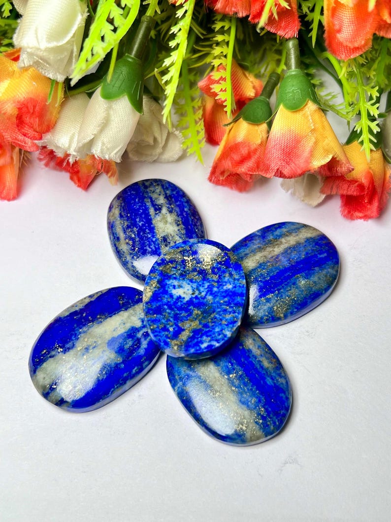 Lapis Lazuli Worry Stone: Healing Crystal Thumb Stone (4cmx3cm) - Etsy