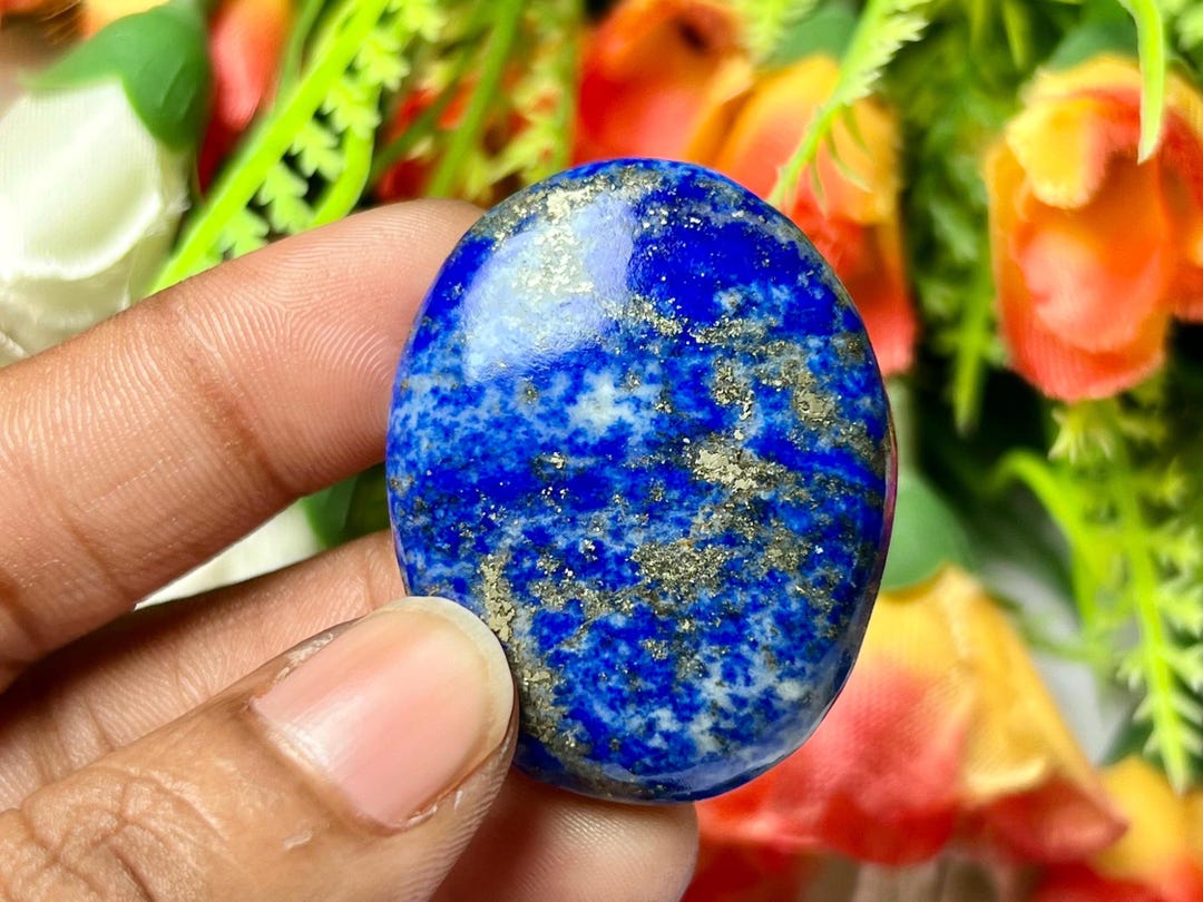 Lapis Lazuli Worry Stone: Healing Crystal Thumb Stone (4cmx3cm) - Etsy
