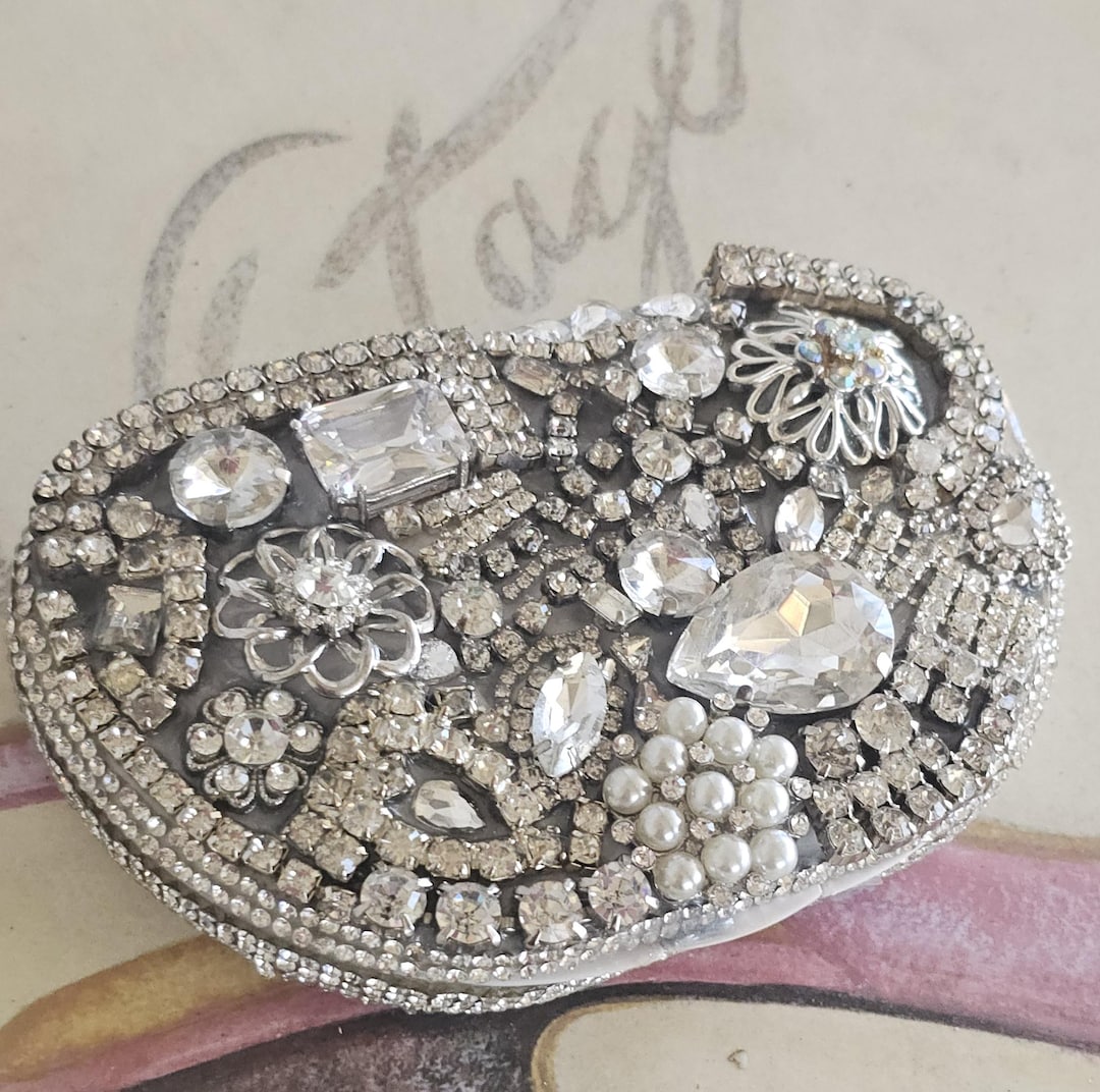 Crystals and Rhinestones/8 Slot Pill Box - Etsy