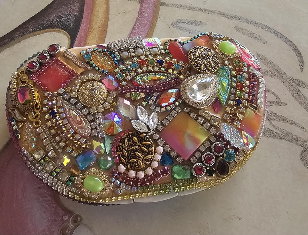 Crystals and Rhinestones/8 Slot Pill Box/soft and Sweet - Etsy
