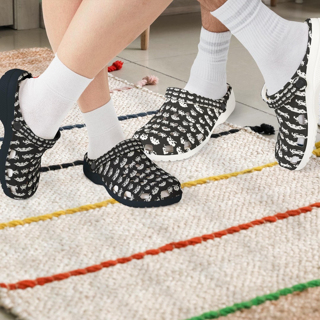 Foam Clogs, Retro Gaming Alien Invader 70s Classic Shoes, Space Gamer ...