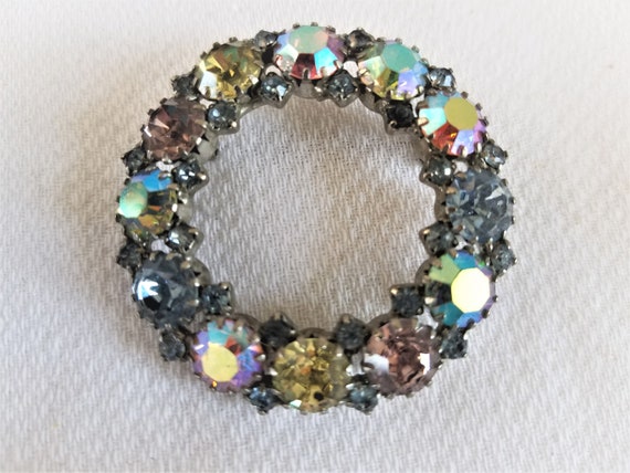 Vintage " KARU " IRIDESCENT RHINESTONE Circle Pin - Gem