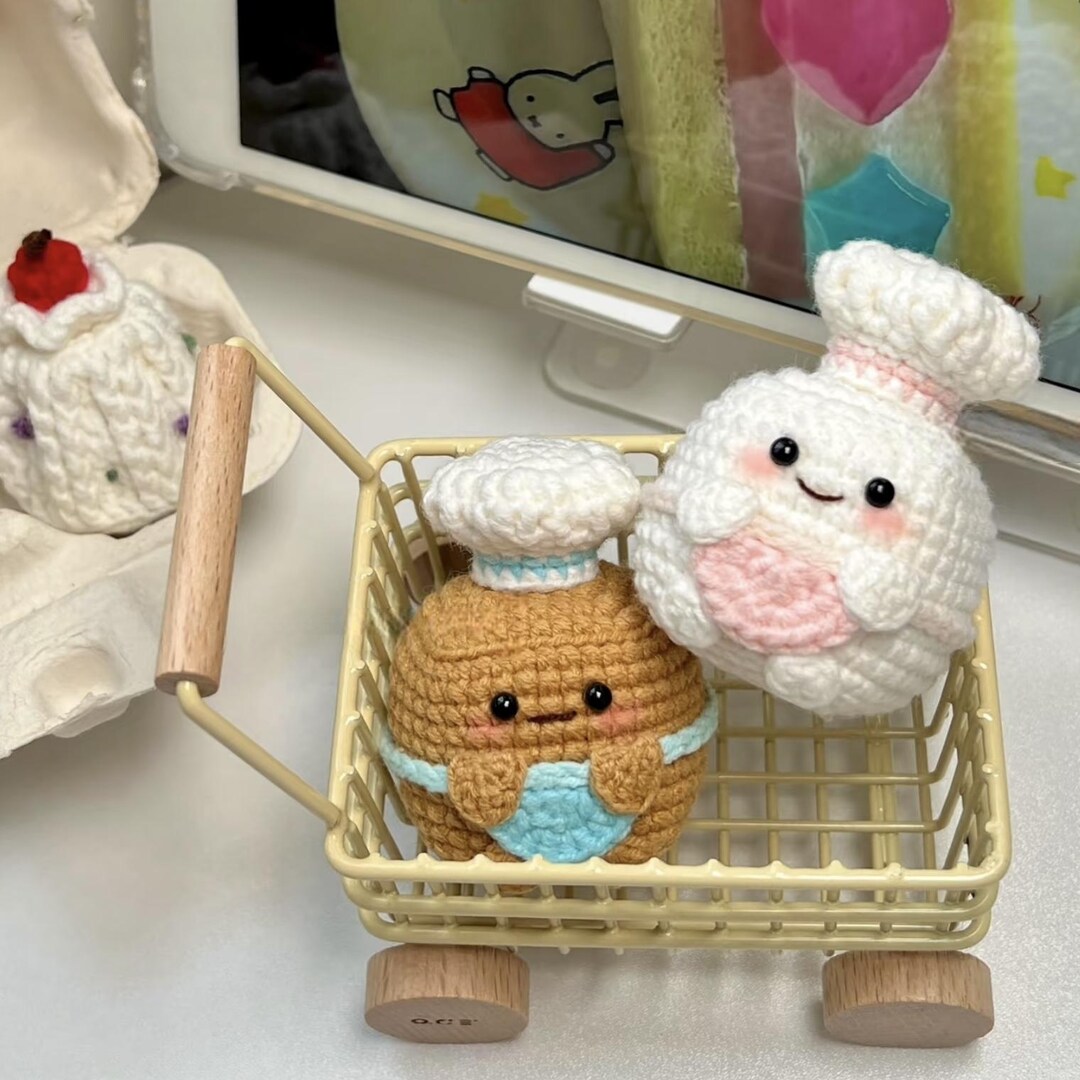 Crochet Mini Baby Chef Keychain, Low Sew Crochet Keychain Amigurumi ...