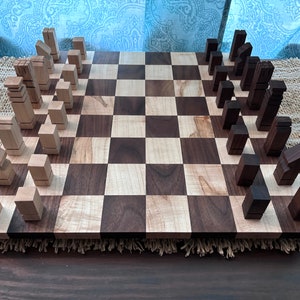 Elegant Walnut and Maple Chess Set - Etsy