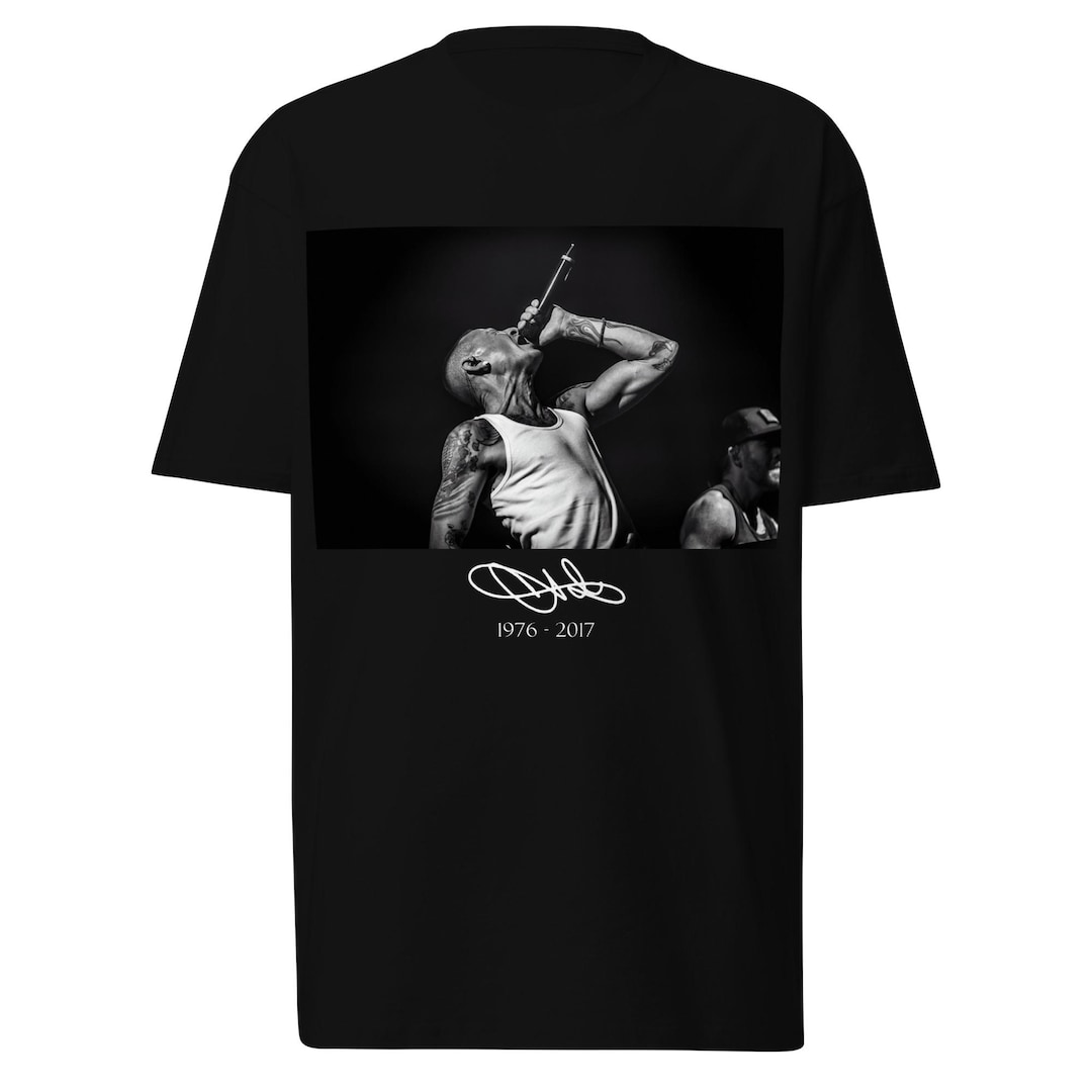 Chester Bennington at Peace Black and White With Signature Unisex ...