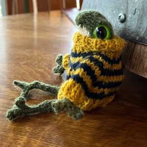 Frog Stuffie Knit Miniature Froggie Stuffy Stuffed Animal Hand Knit ...