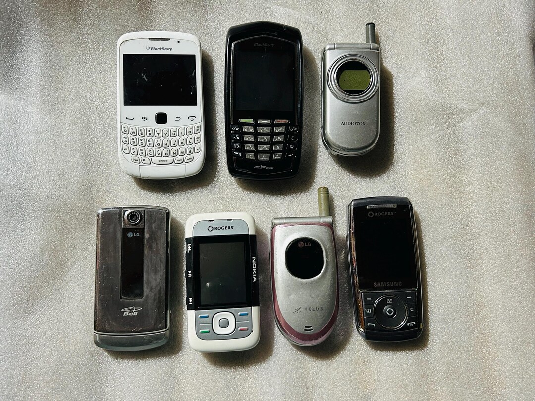 Lot of 7 - Vintage Samsung Flip Phone Nokia Blackberry LG Slider ...