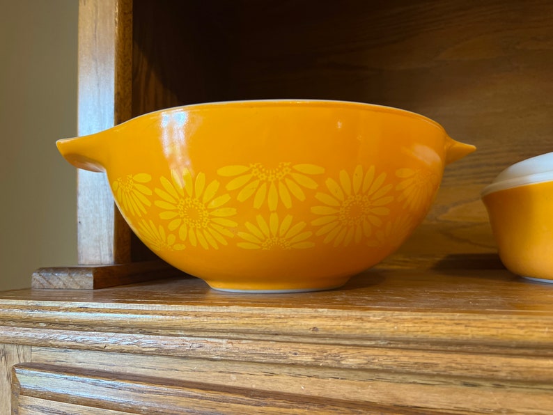 Pyrex Daisy Mixing Bowls Set of 4 - Etsy