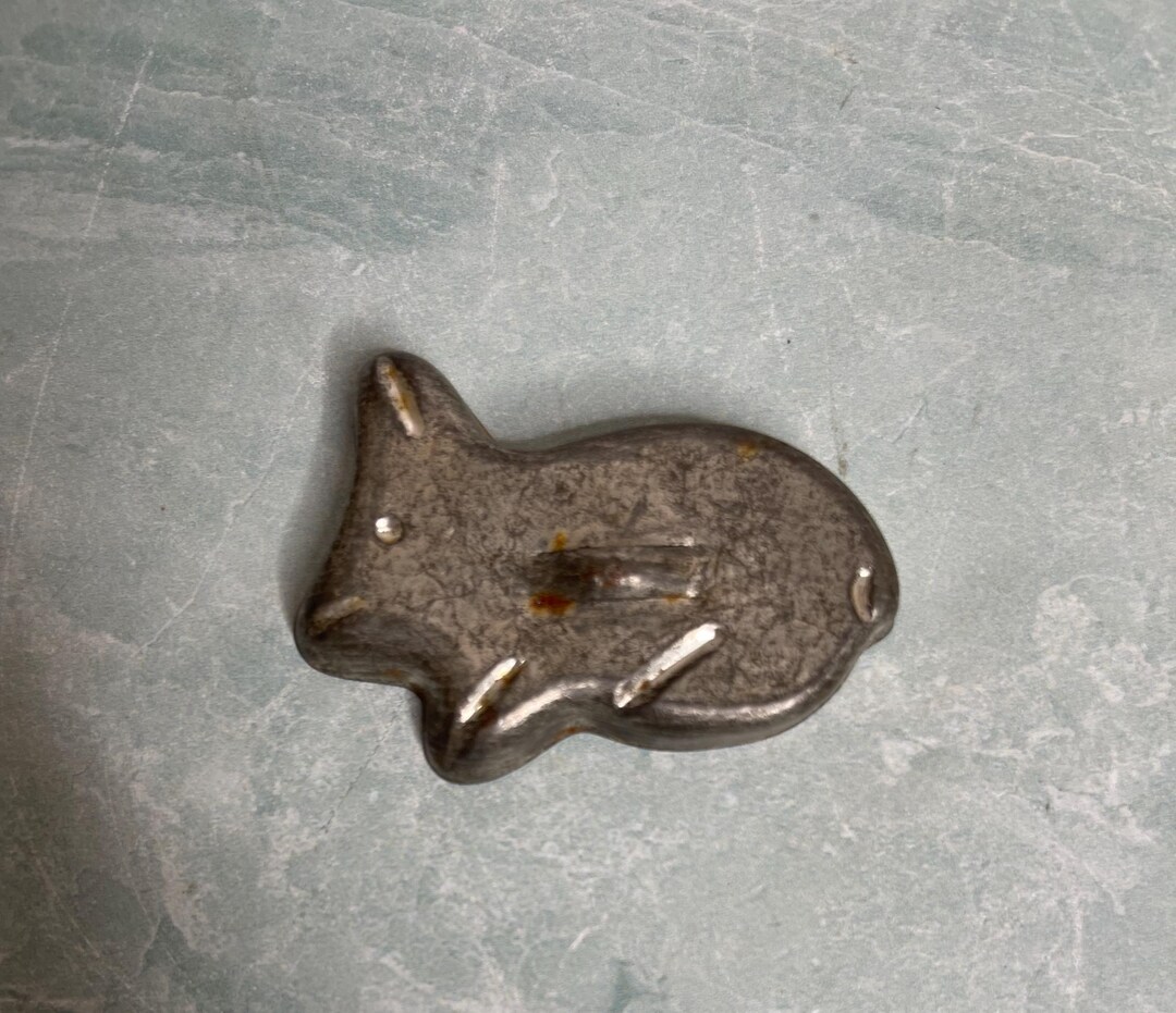 Antique Primitive Tin Rabbit Bunny ALUMINUM Cookie Pastry Cutter 2.5 ...