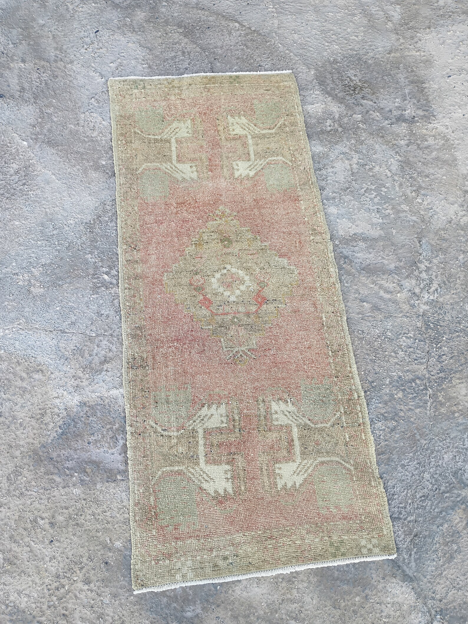1'6"x3'8" Feet Beige Rug, Door Mat Rug, 2x4 Kitchen and Entrance Rug ...
