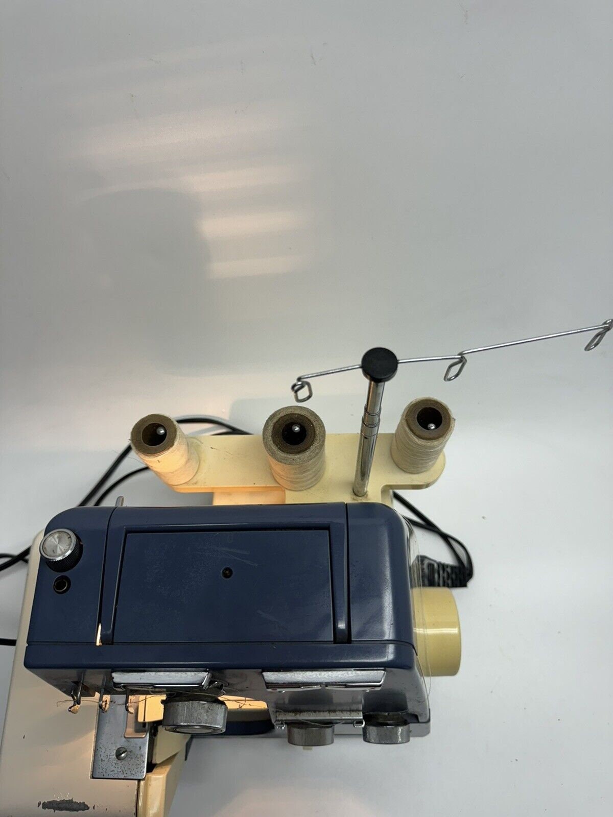 VINTAGE White Super Lock Model X 523 Serger Sewing Machine With Pedal ...