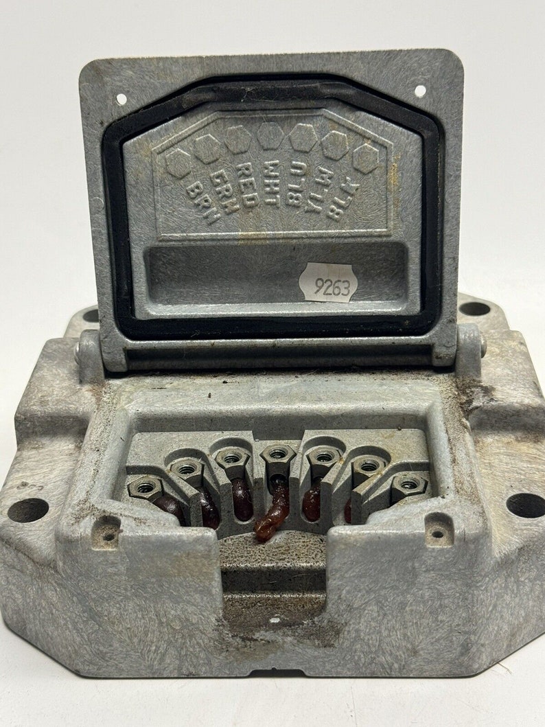 Truck-lite Surface Mount Nose Box 7 Solid Pin Trailer Light Connector ...