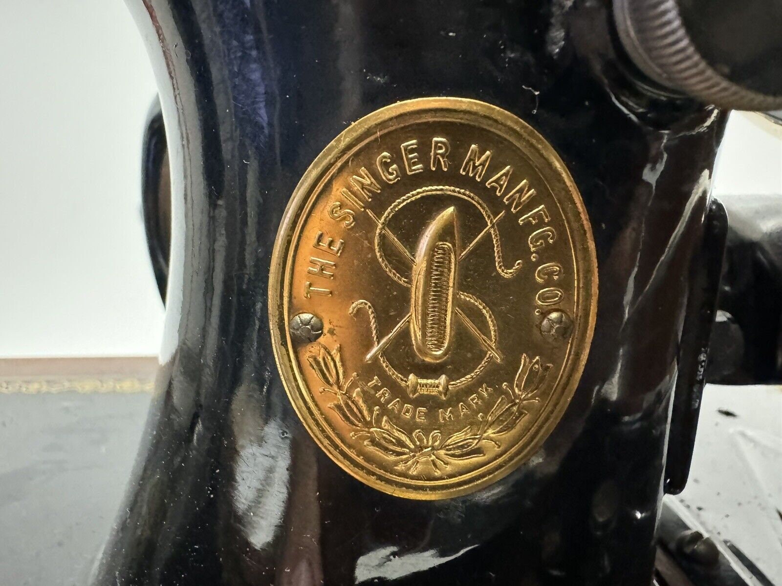 VINTAGE Singer 128-13 Portable Sewing Machine W/ Wood Case & Key ...