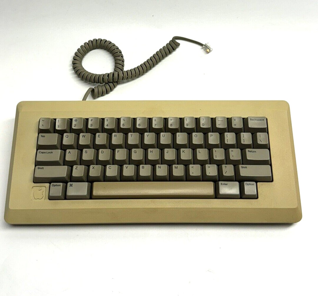 VINTAGE APPLE MACINTOSH M0110 Keyboard 128K 512K Plus With Original ...